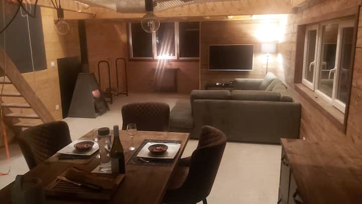 Logement Au Calme Et Atypique Au Cœur De La Bresse - 盧昂