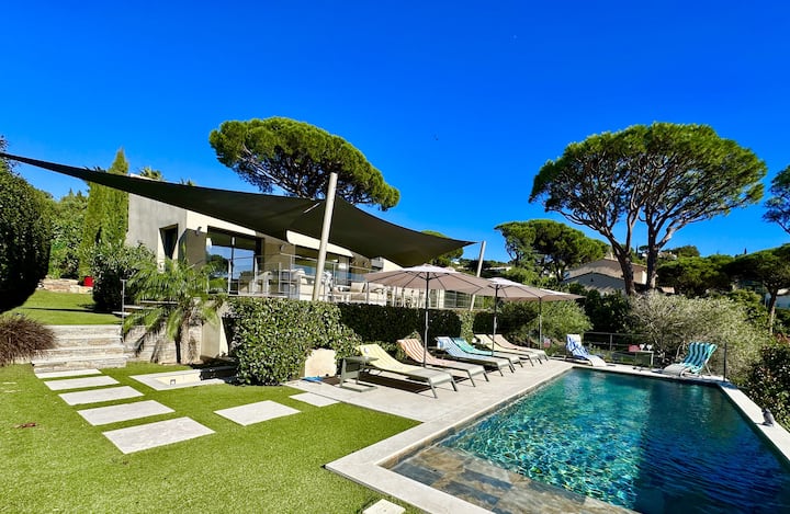 Unique Villa Vue Mer-5 Suites-centre & Plage à 8' - Sainte-Maxime