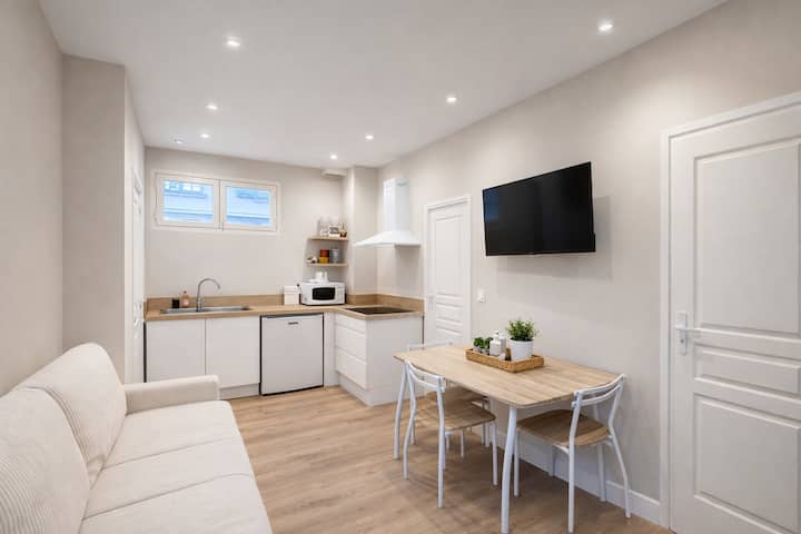 Petit 3 Pièces à 1 Minute De Monaco - Monaco