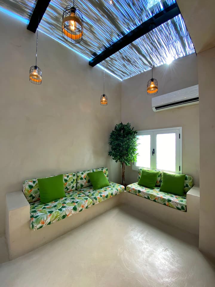 The Sunny Nest | 2br + Parking + Skylight Lounge - Lebanon