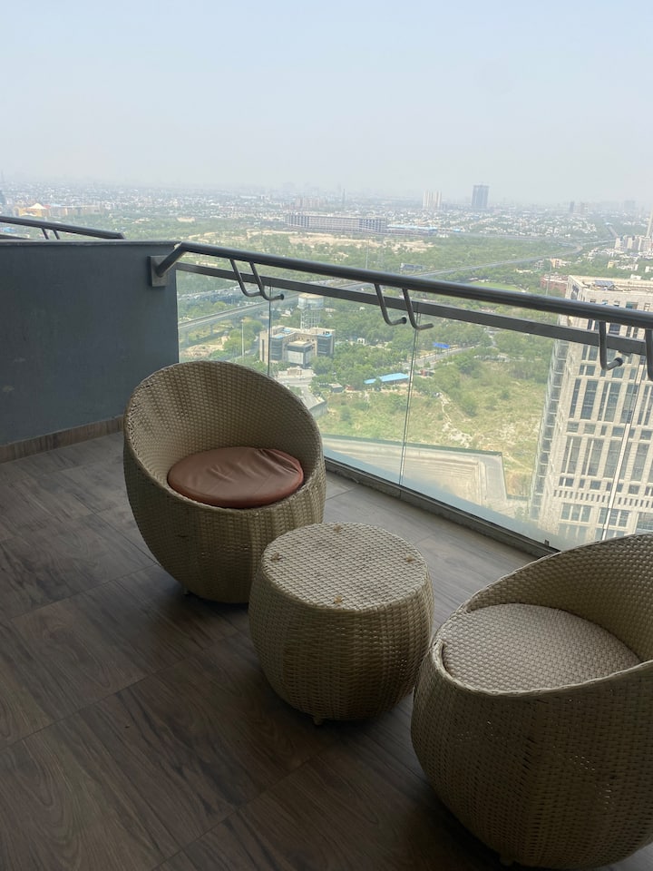 The Arc Spectrum - Noida