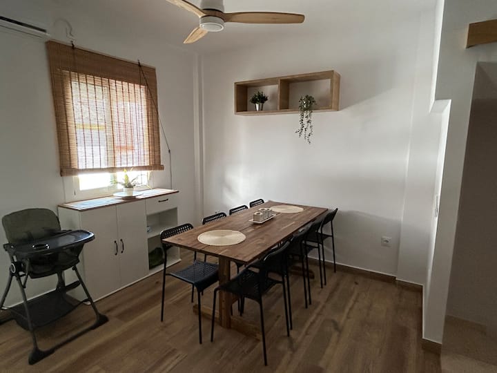 Duplex Céntrico Y Espacioso Con Patio. - Grazalema