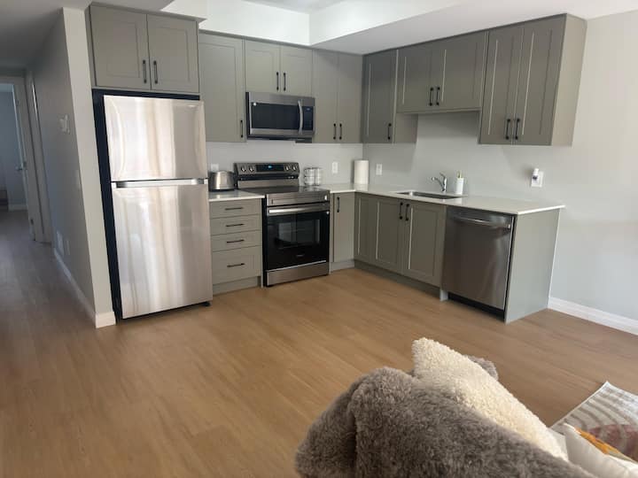 Spacious & Central 2br - Chicopee