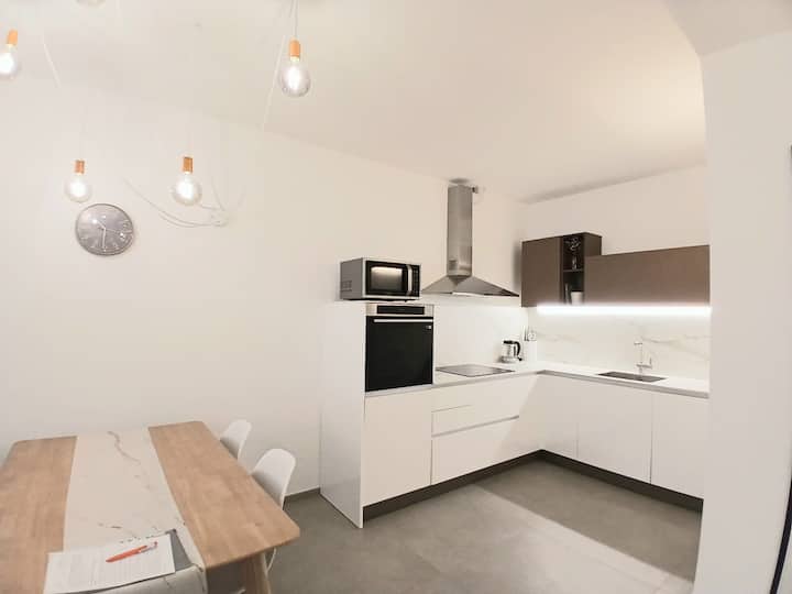 Marea• Centro & Mare, Ciclabile E Private Car Park - Imperia