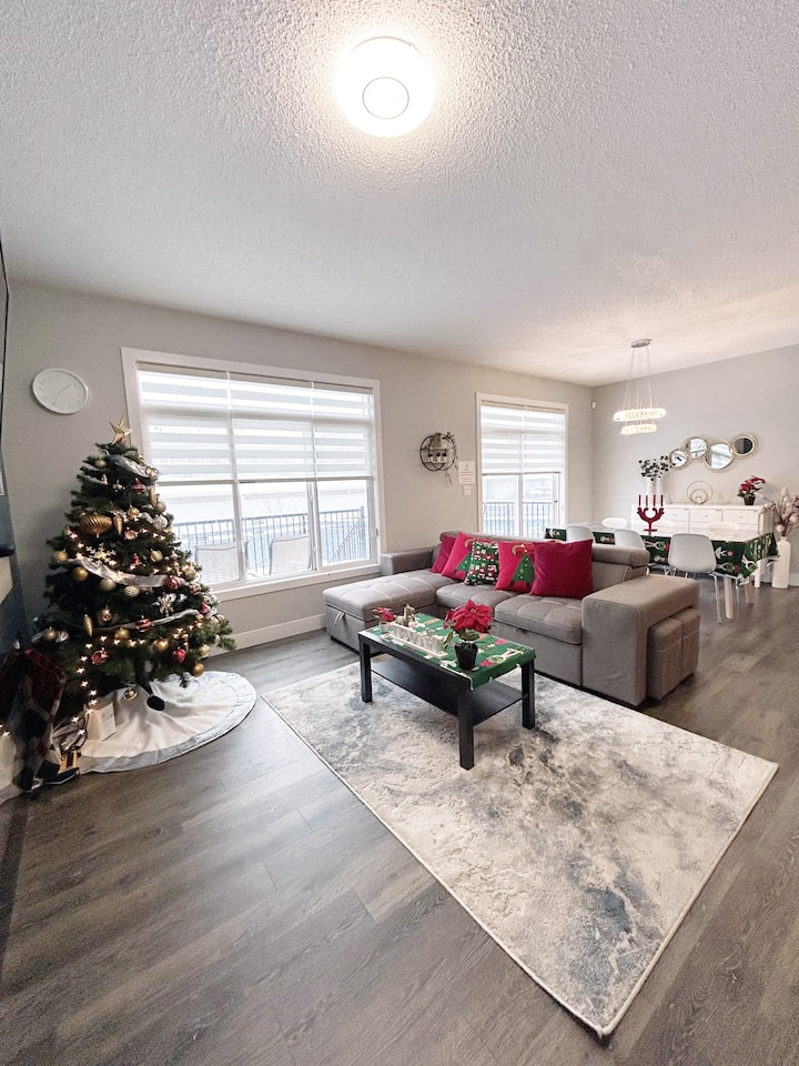Entire 3000sfhome• Kingbd•pingpong•recliner•office - Edmonton