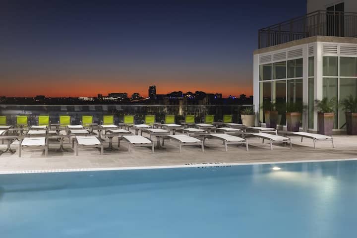 2 Pet-friendly Units, Comes With Free Breakfast! - Clearwater Beach, FL