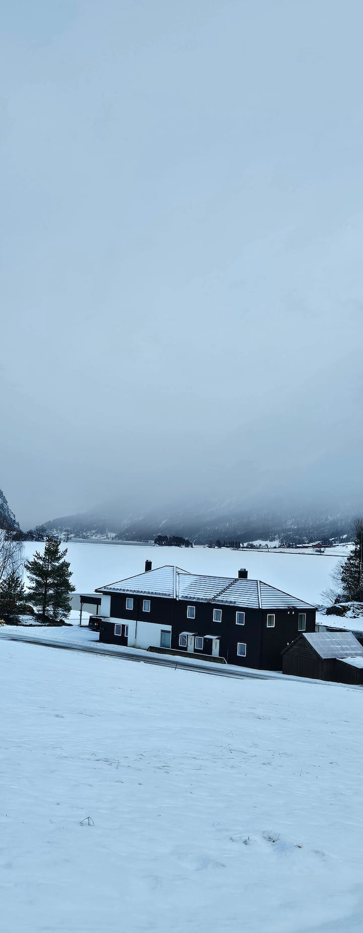 Lakeside Apartment With Breathtaking View - Loen