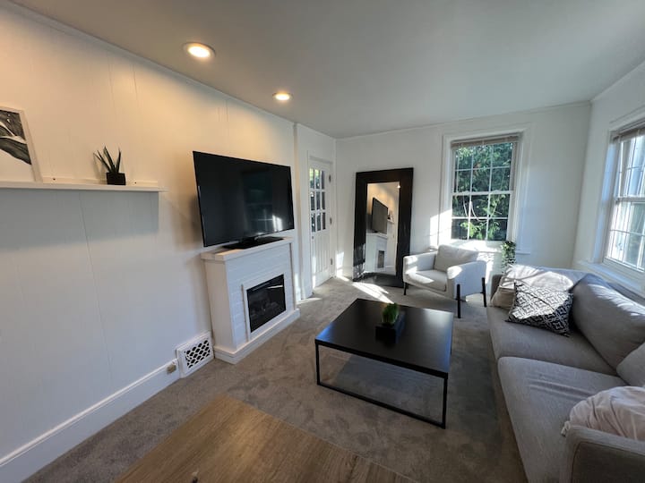 Beechwood, 2 Bedroom, Cozy Private Apartment - Ottawa