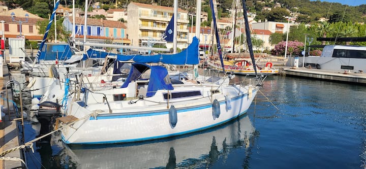 Nuit Insolite Dans Un Authentique Voilier à Quai - Toulon