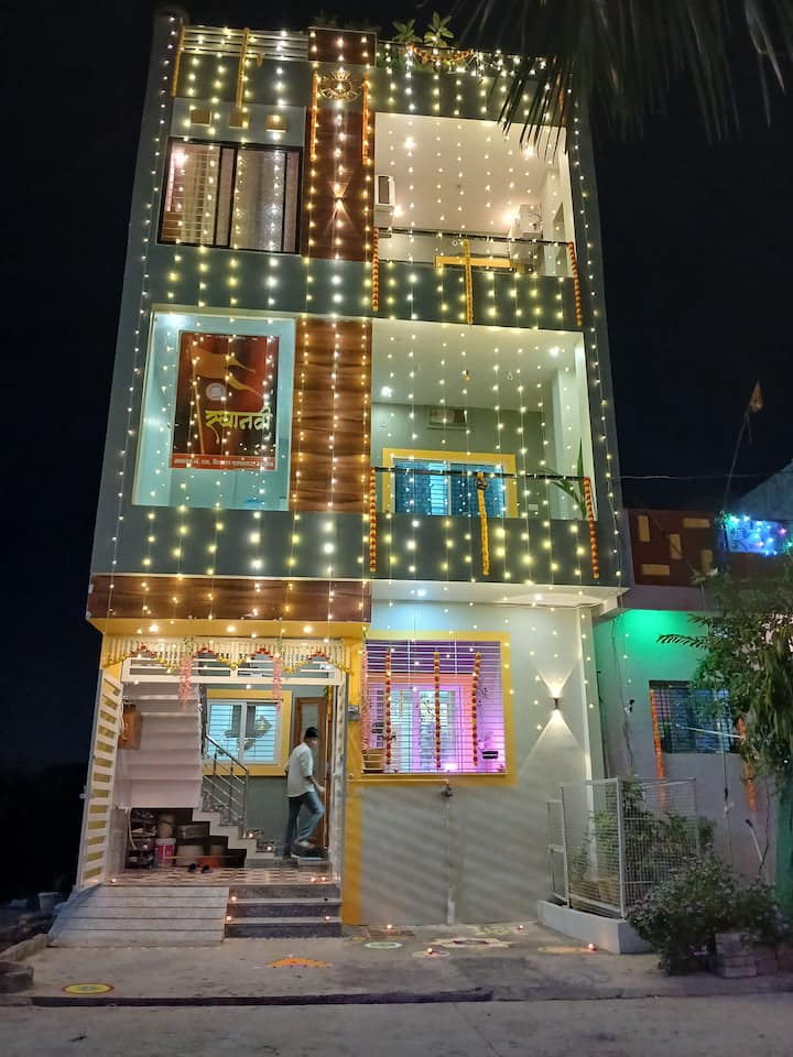 Sthanvi Homestay 4 Bedroom 5 Bed And 3 Balcony - Ujjain