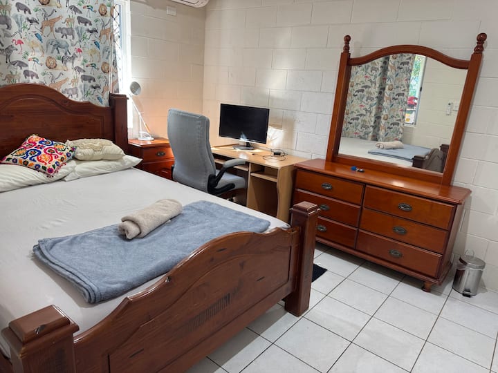 Darwin Room With Office Desk - Darwin