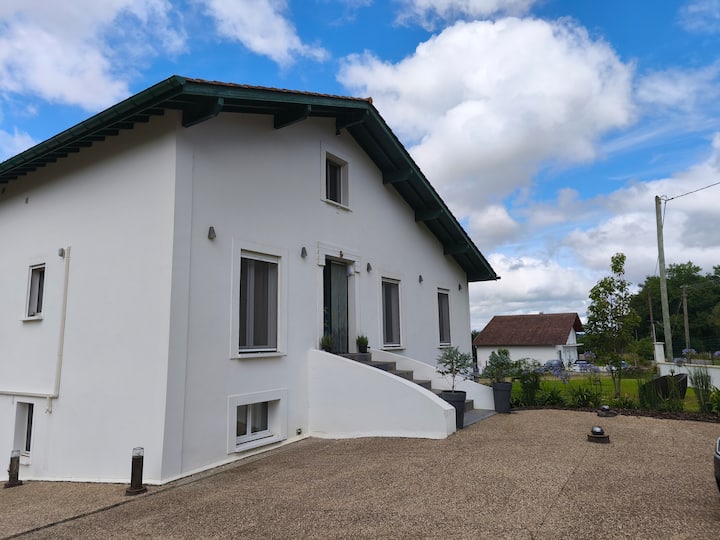 Appartement à 15 Min De Bayonne, à 1 Min A64 - Urt