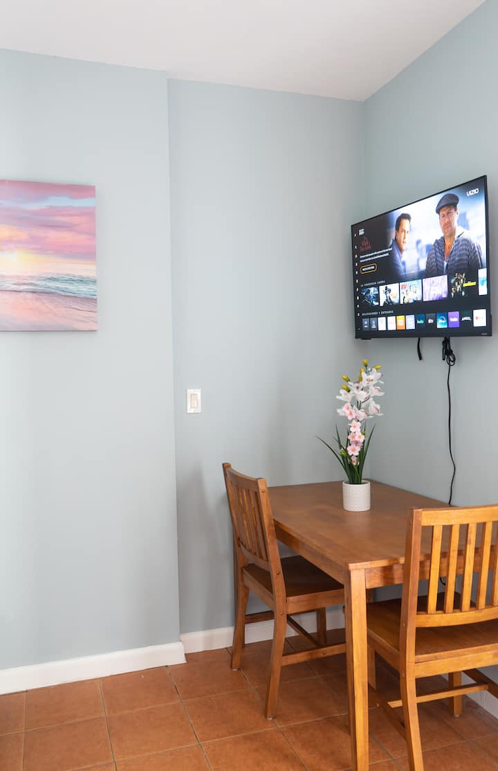 Studio In Golden Gate City - Vineyards, FL