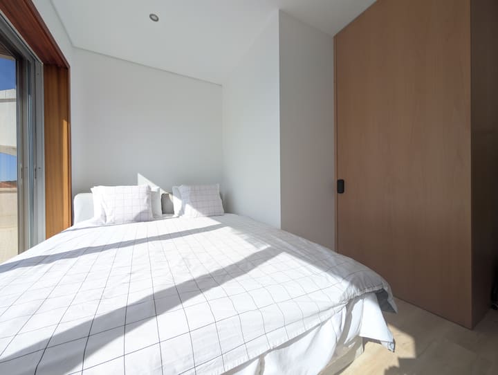 Remote Work Ready Room  Ac   Private Balcony - Porto