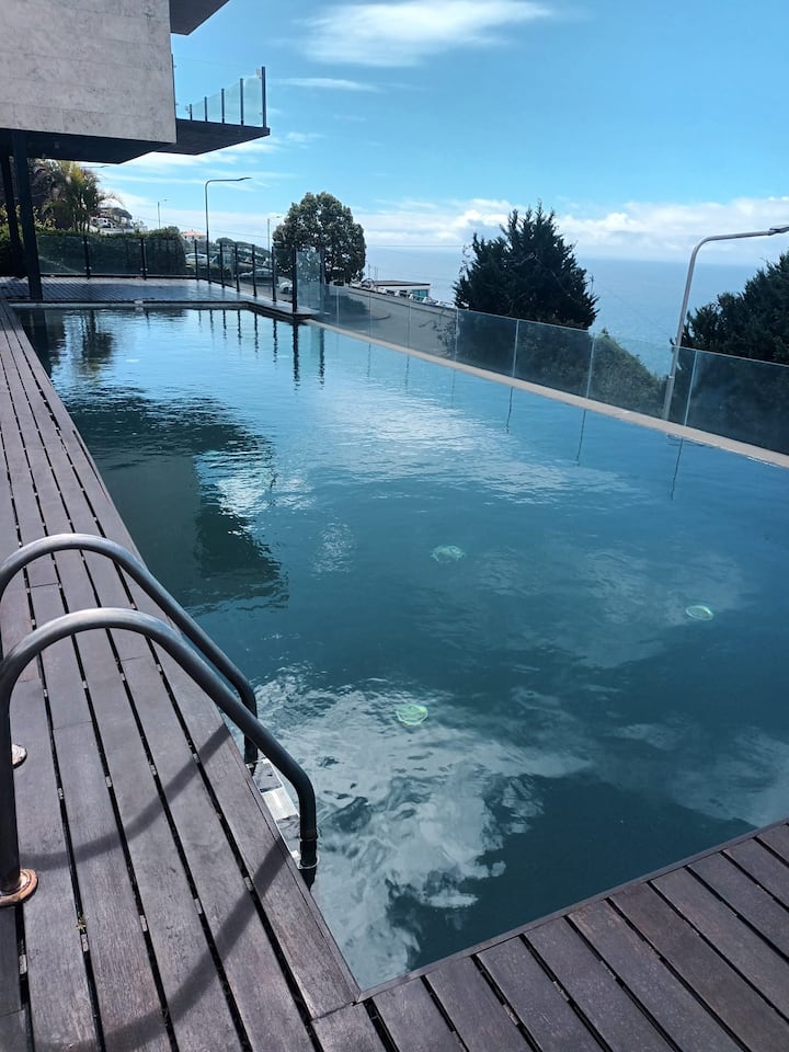 H Q Z Funchal Villa With Panoramic Lift & Sea View - Madeira