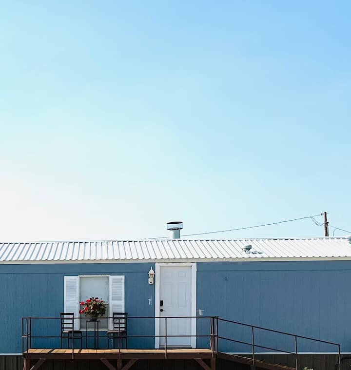 Blue Nest Out In The Country - Hobbs, NM