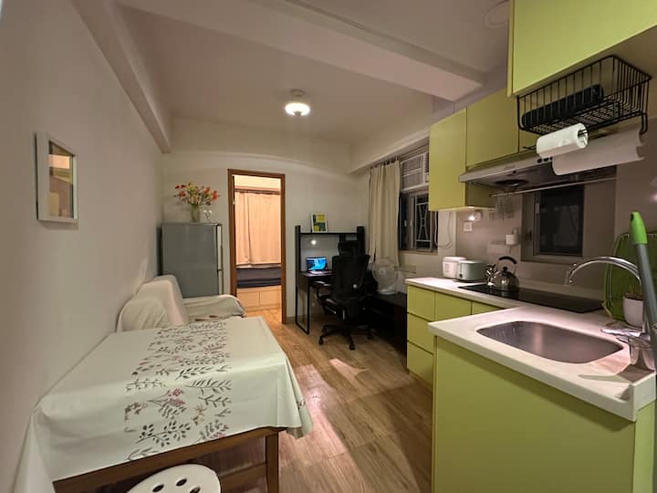 Modern Flat Next To Hku Station - Sai Kung