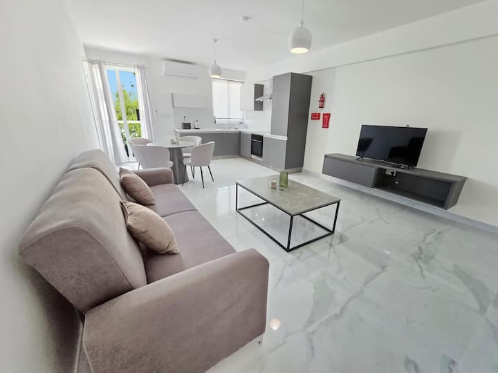 Saphire 14 Modern 1 Br - Malta
