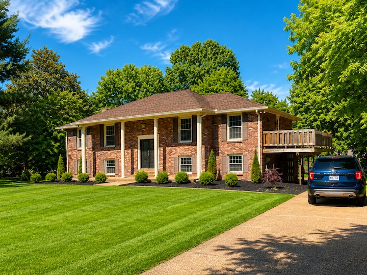 Nashville Adjacent, Estate Awaits! - Mt. Juliet