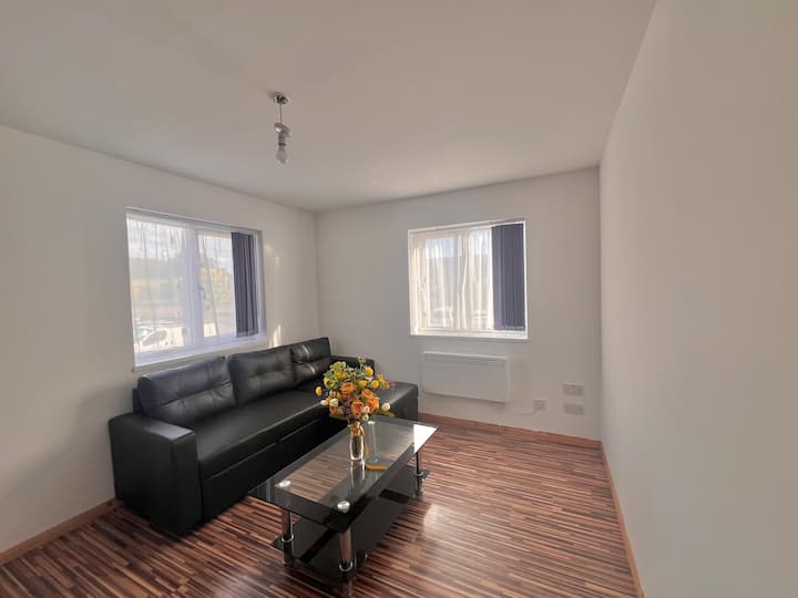 Bright And Spacious Flat - Bicester