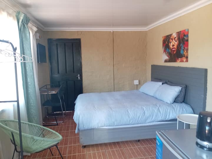 Comfy@sosha 1, Private Entrance - Mabopane