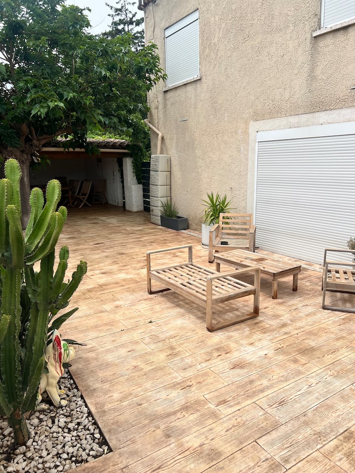 Double Logement Pour Groupe - ibis Istres Trigance