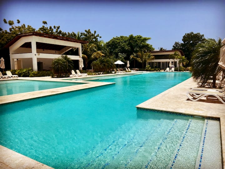 Luxury 2 Bedroom Apartment With Full Kitchen - Caraïbes