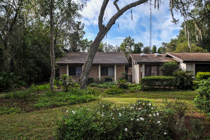 Solar Heated Pool | 10 Mins To Wec | Dog Friendly - Ocala, FL