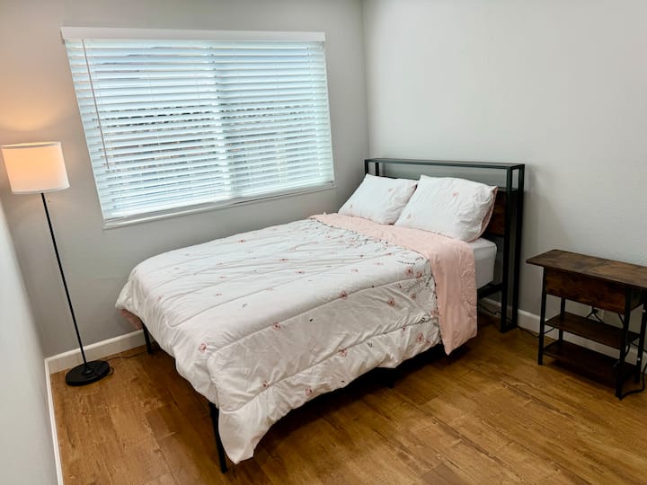 A Nice Bedroom Share Bathroom - San Jose, CA