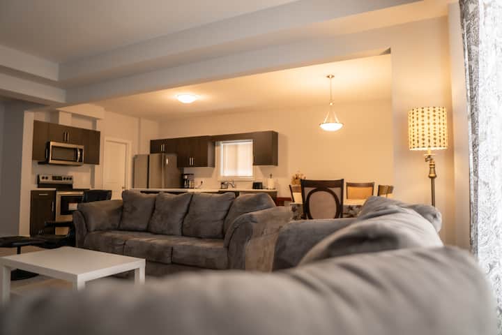 Beautiful & Cozy Home Near The Falls! - Welland