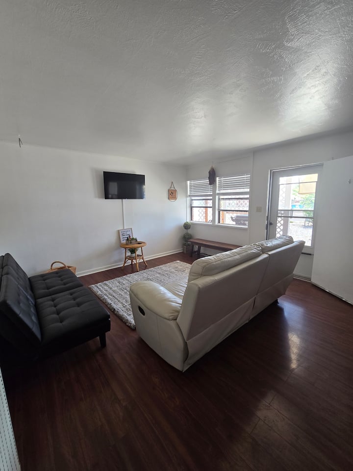 Cute & Cozy 2 Bed, 1 Bath - Albuquerque, NM
