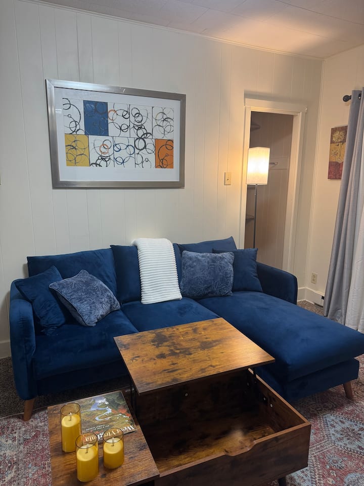 Cozy Maple Apartment - Bridgeport, WV