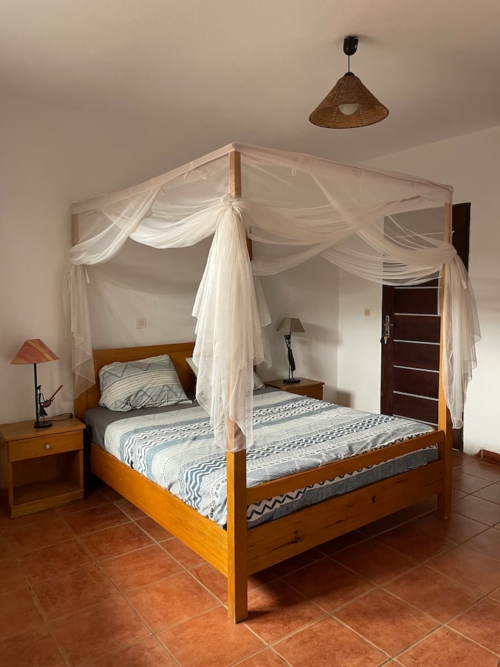 Chambre "Lompoul" – Confort Et Sérénité à Saly - Sénégal