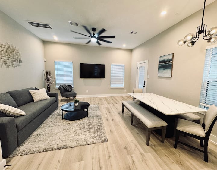Modern & Brand New | Near Downtown & Rodeo - Houston, TX