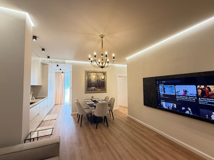 Luxury City Center Apartment 2br 2ba - Albania