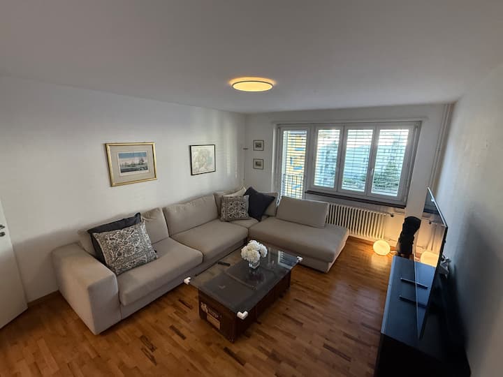 Comfty 1‑br W/ Big Balcony And 4 Min Train To Hb - Zurich, Switzerland