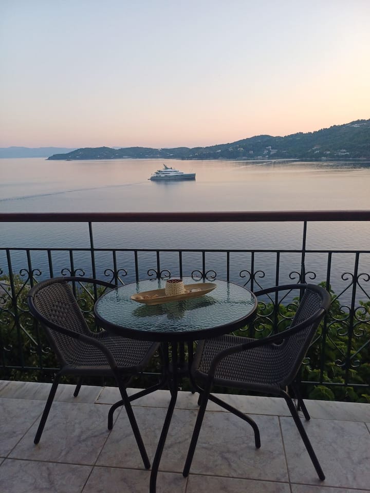 Thea Rooftop - 3 Bed Apartment With Stunning Views - Skiathos