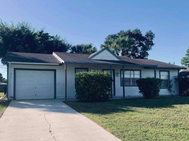 The Treasure Coast Getaway - Port St. Lucie, FL