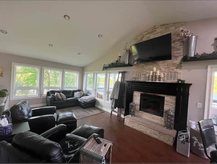 Cozy Cheboygan River Charm - Mullett Lake, MI