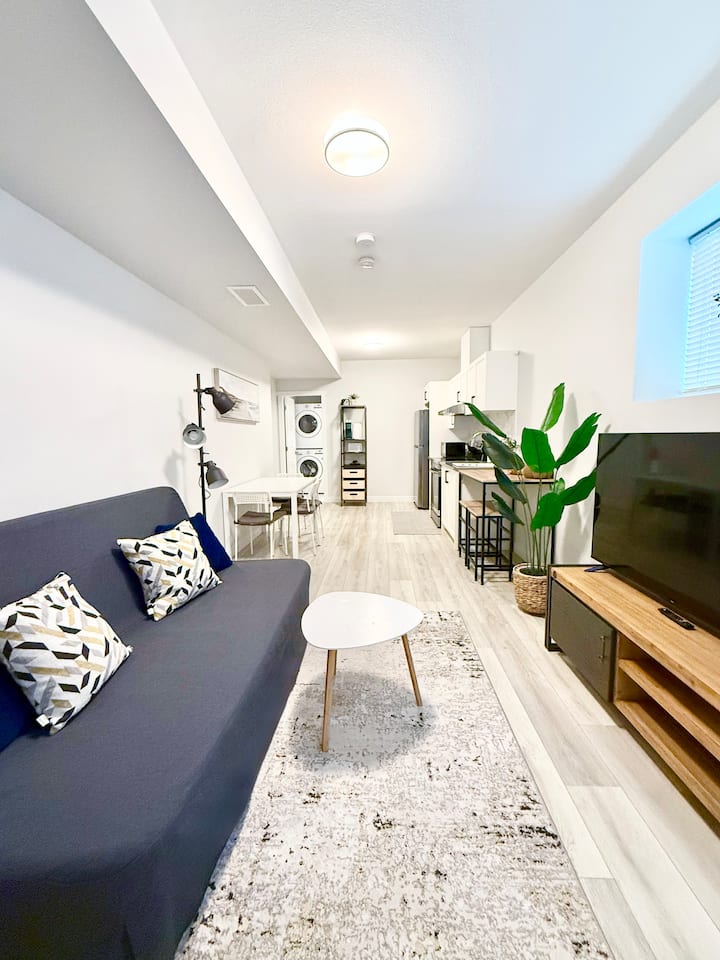 The Serene Nest—safe Quiet Modern Comfy Full Suite - Langley