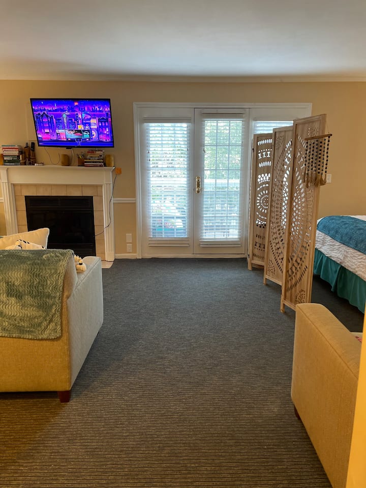 Luxe Retreat In Norwich - Norwich, CT