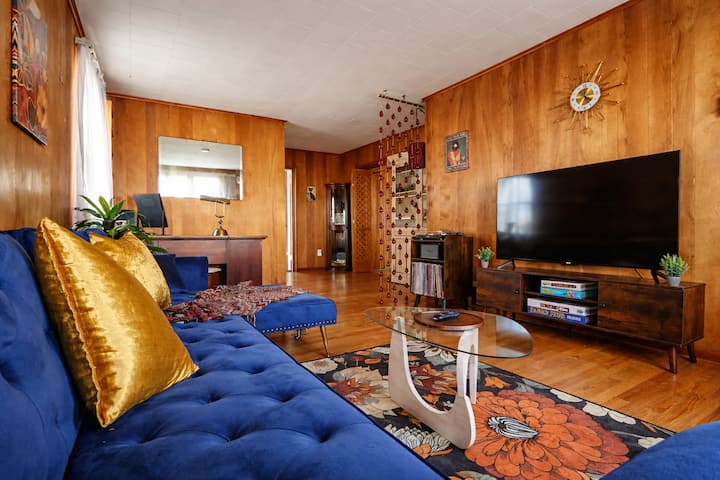 Retro 2br Retreat | King Bed + Laundry Near Utica - Delta Lake State Park, Rome