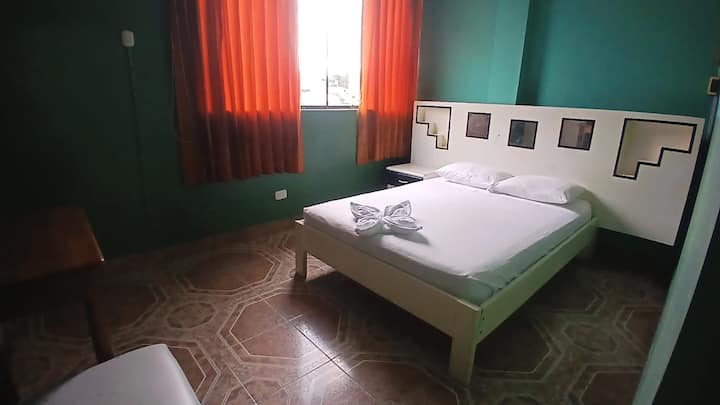Habitación Matrimonial - Puerto Maldonado