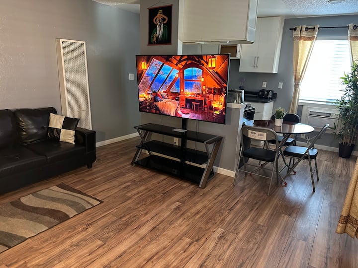 Entire 2 Bedroom Apartment - Stockton, CA