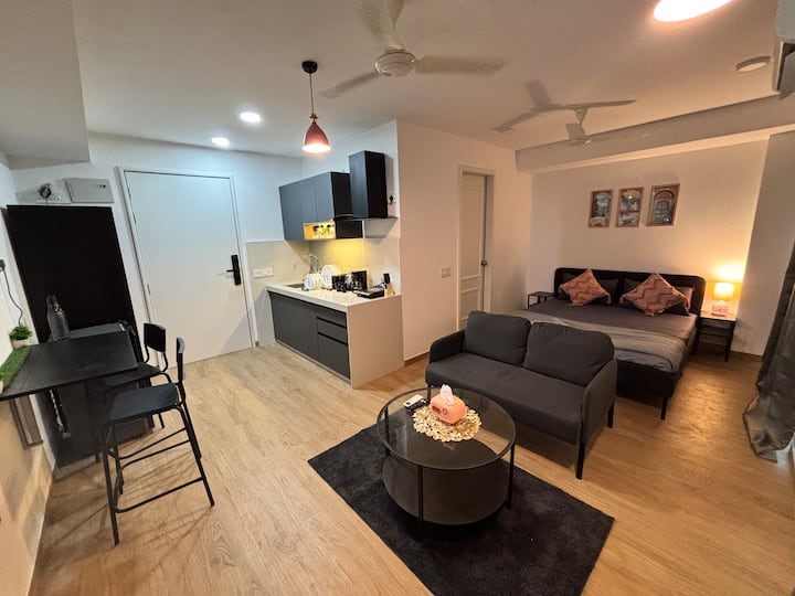 Vibrantvision|luxe|coffeemaker|near Airport|wifi - Pune