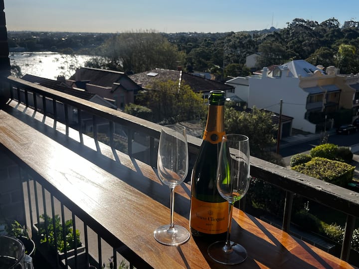 Chic City Apartment - Close To Harbour Bridge! - Crows Nest