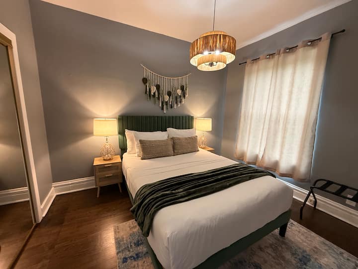 Grand Andersonville Retreat - Chicago