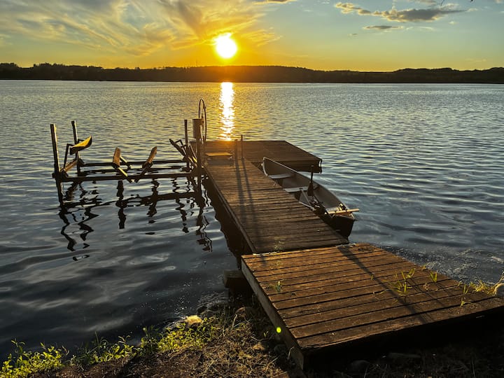 4 Season Lakefront Cabin Getaway - Saskatchewan