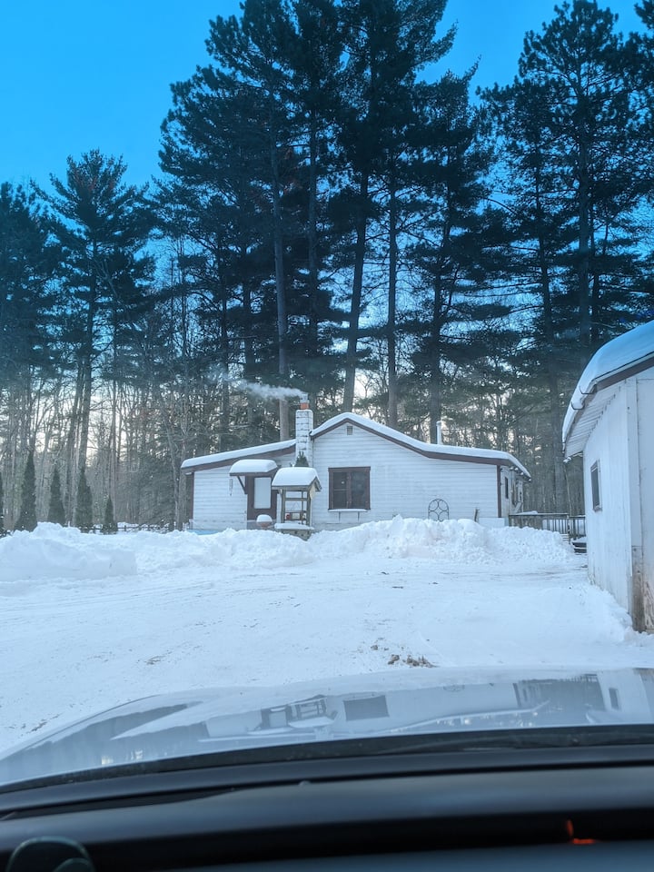 Cozy Cottage On Pine - Hayward, WI