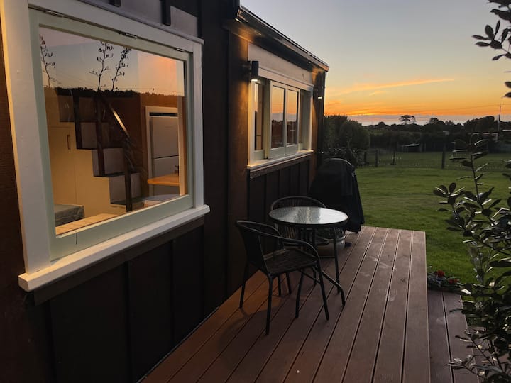 Tiny House On The Surf Highway - Taranaki